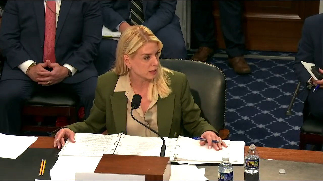 'I Didn't Realize': Pam Bondi Exposes The Trump Admin's Incompetence ...