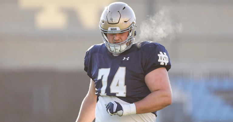 Newsstand: Notre Dame guard Billy Schrauth named to Lombardi Award ...