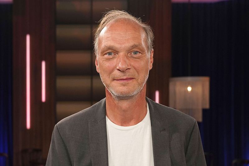 "Tatort"-Star Martin Brambach in PETA-Clip für tot erklärt – das steckt ...