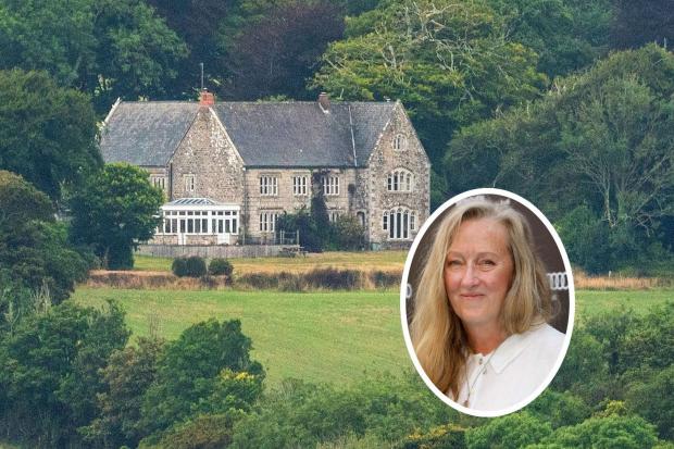 Country estate in Cornwall where Salt Path author thought to be taking ...