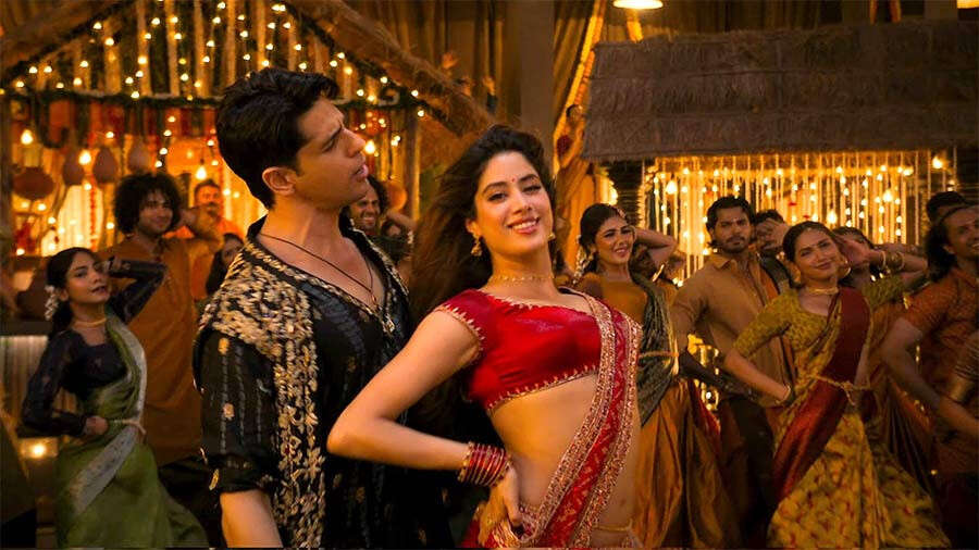 Janhvi Kapoor’s Monologue on South Indian Stars in The Param Sundari ...