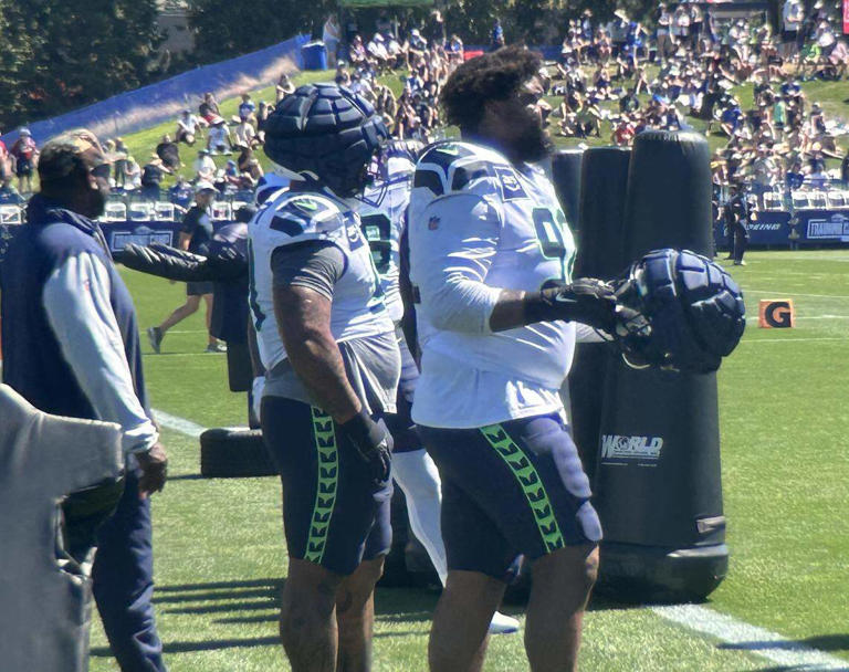 Seahawks' all-new Quinton Bohanna thrives, says he'd run through glass ...
