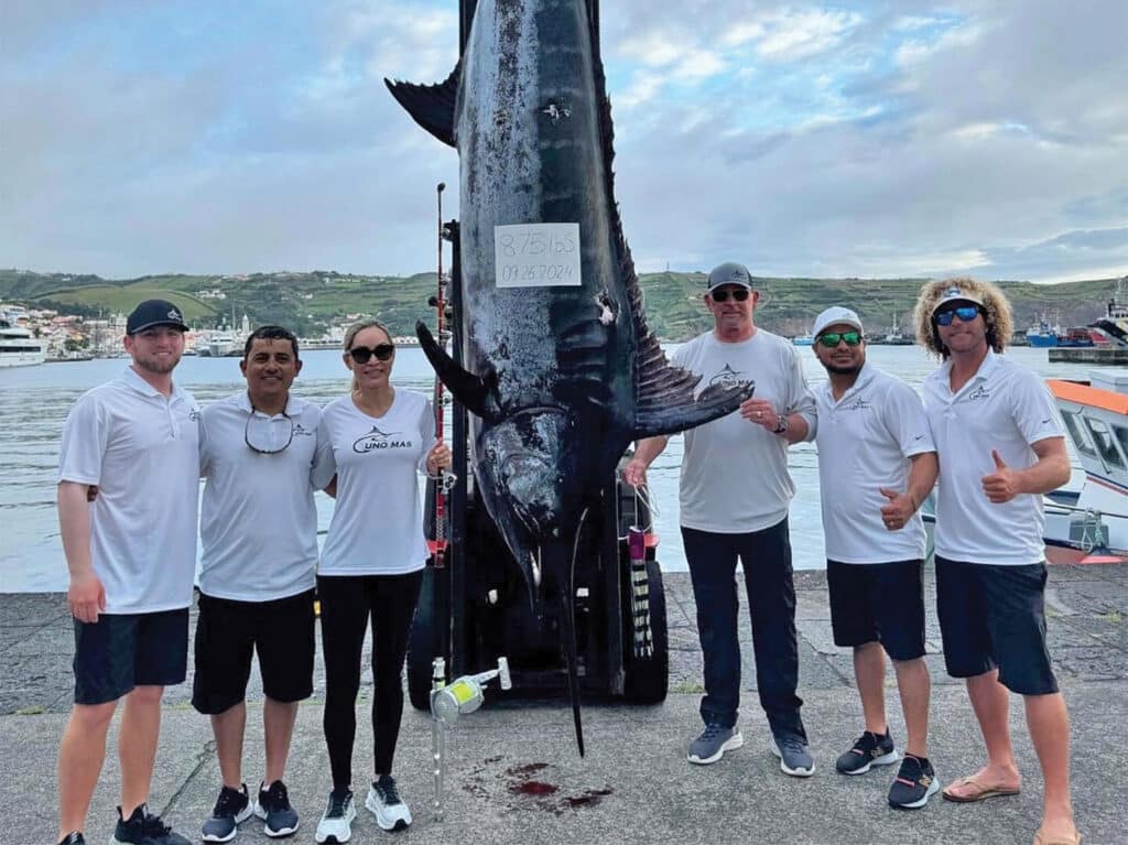 Uno Mas Angler Smashes Women’s 50-Pound Test Blue Marlin World Record