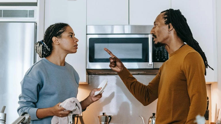 The Unseen Cracks: 9 Signs of Disrespect in a Relationship