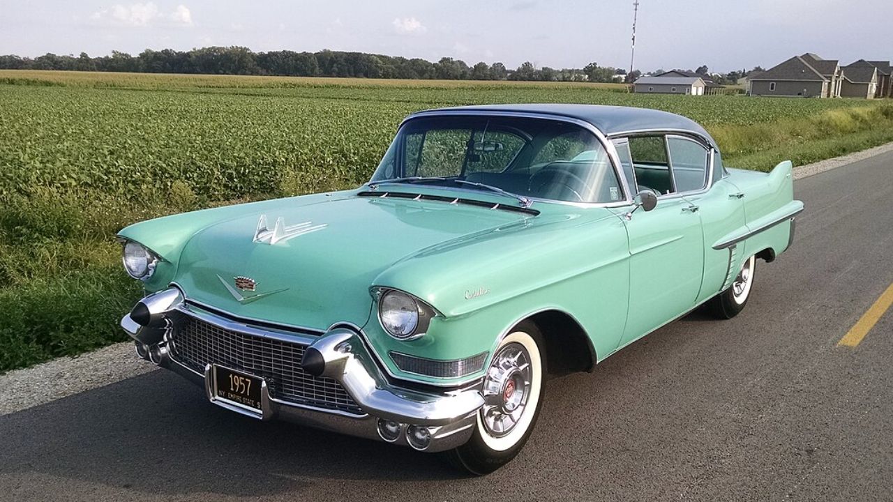 What made the ’57 Buick Roadmaster a rolling showpiece