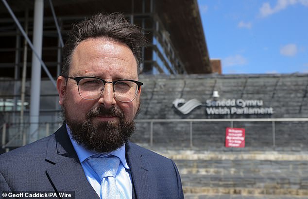 Keir Starmer leads tributes to Hefin David after Welsh Labour MS dies ...