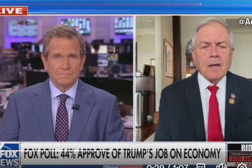 Fox News anchor halts show for breaking alert in brutal blow to Donald ...