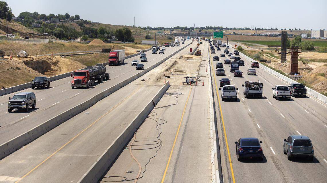 Overnight I-84 lane closures between Meridian, Nampa for repaving project