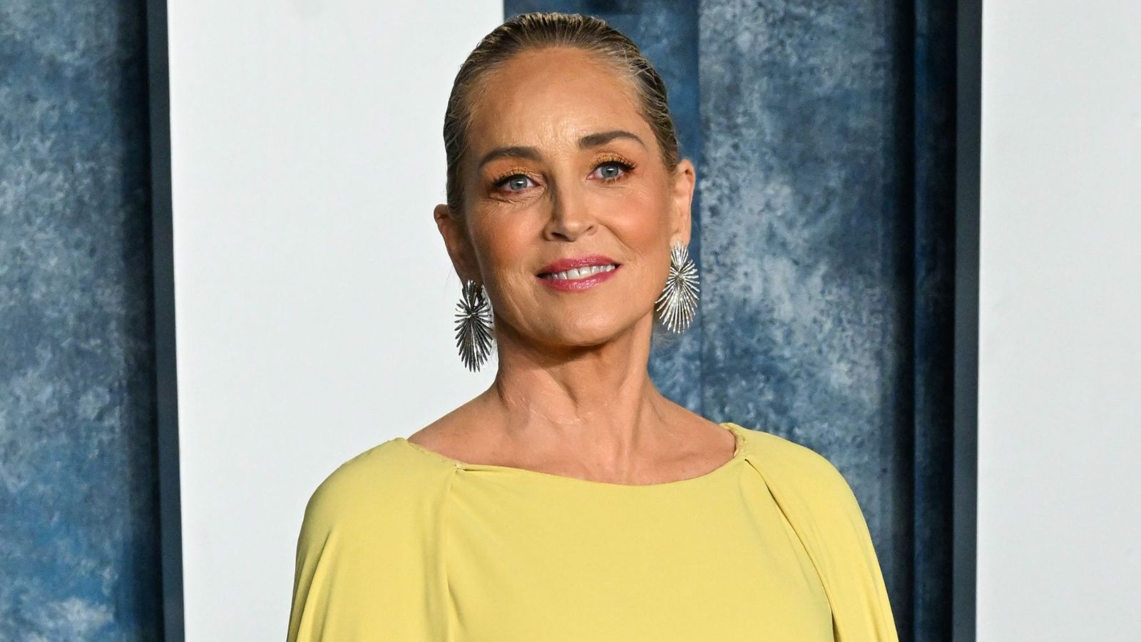 Même Sharon Stone adopte le carré parfait pour rajeunir les traits ...