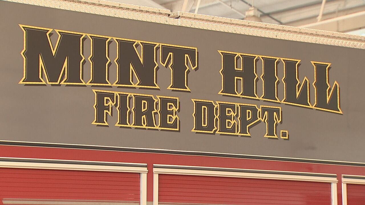 Mint Hill firefighters battle early morning trailer fire