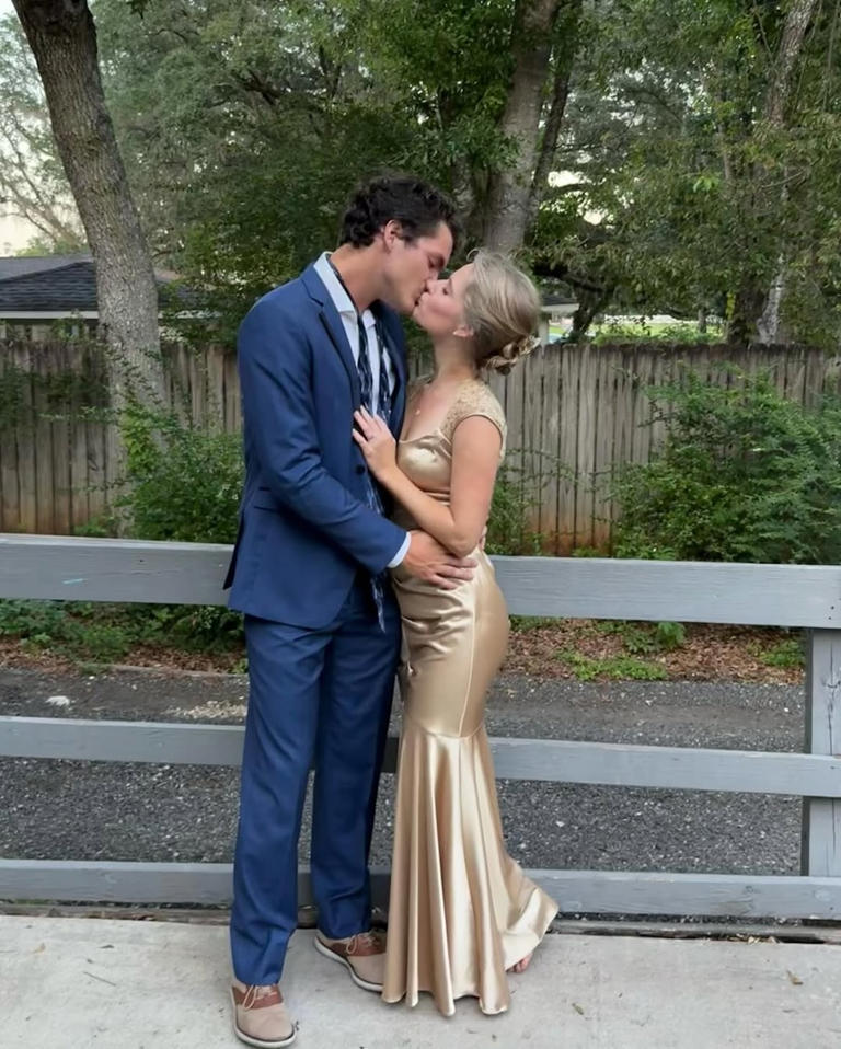 Welcome to Plathville's Ethan Asks Zac If He's Gay After Lydia Proposal