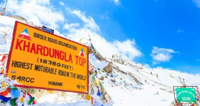 Conquer the Heights: Top 5 Iconic Mountain Passes in India
