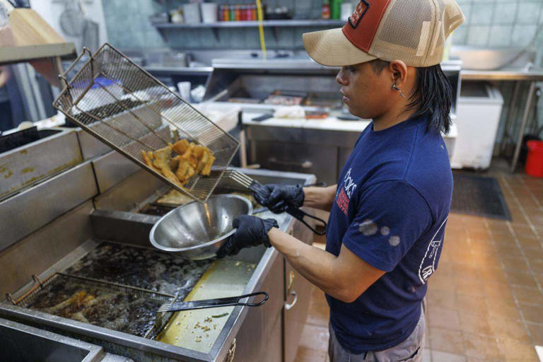 What is Calabash seafood, and who does it best in Myrtle Beach?