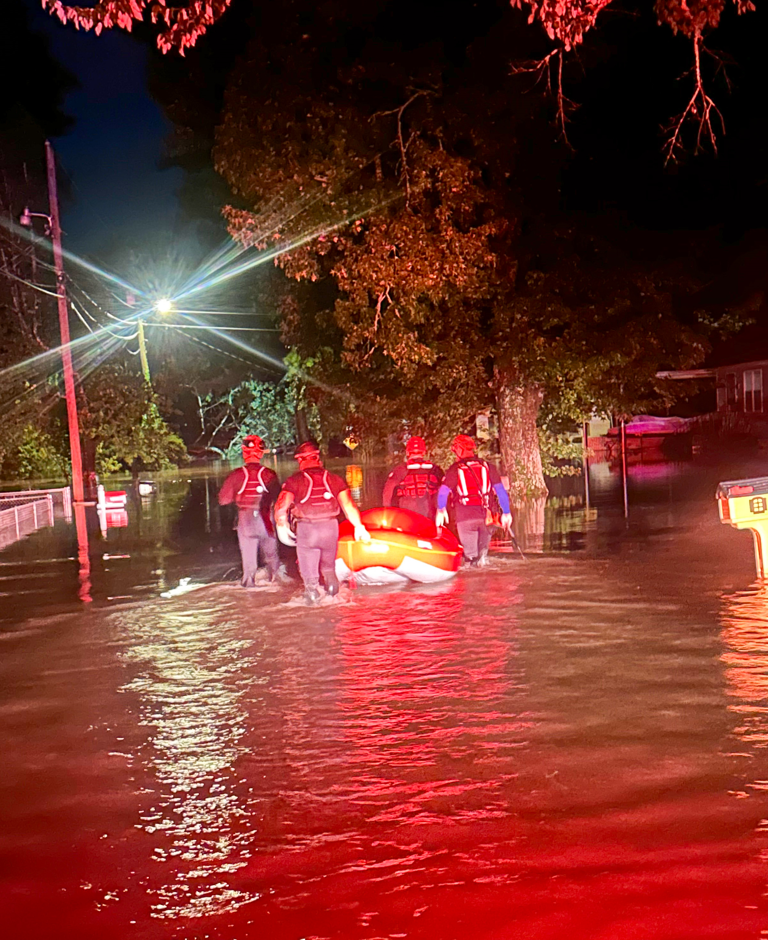 4 killed by historic flooding in east Tennessee as Chattanooga faces ...