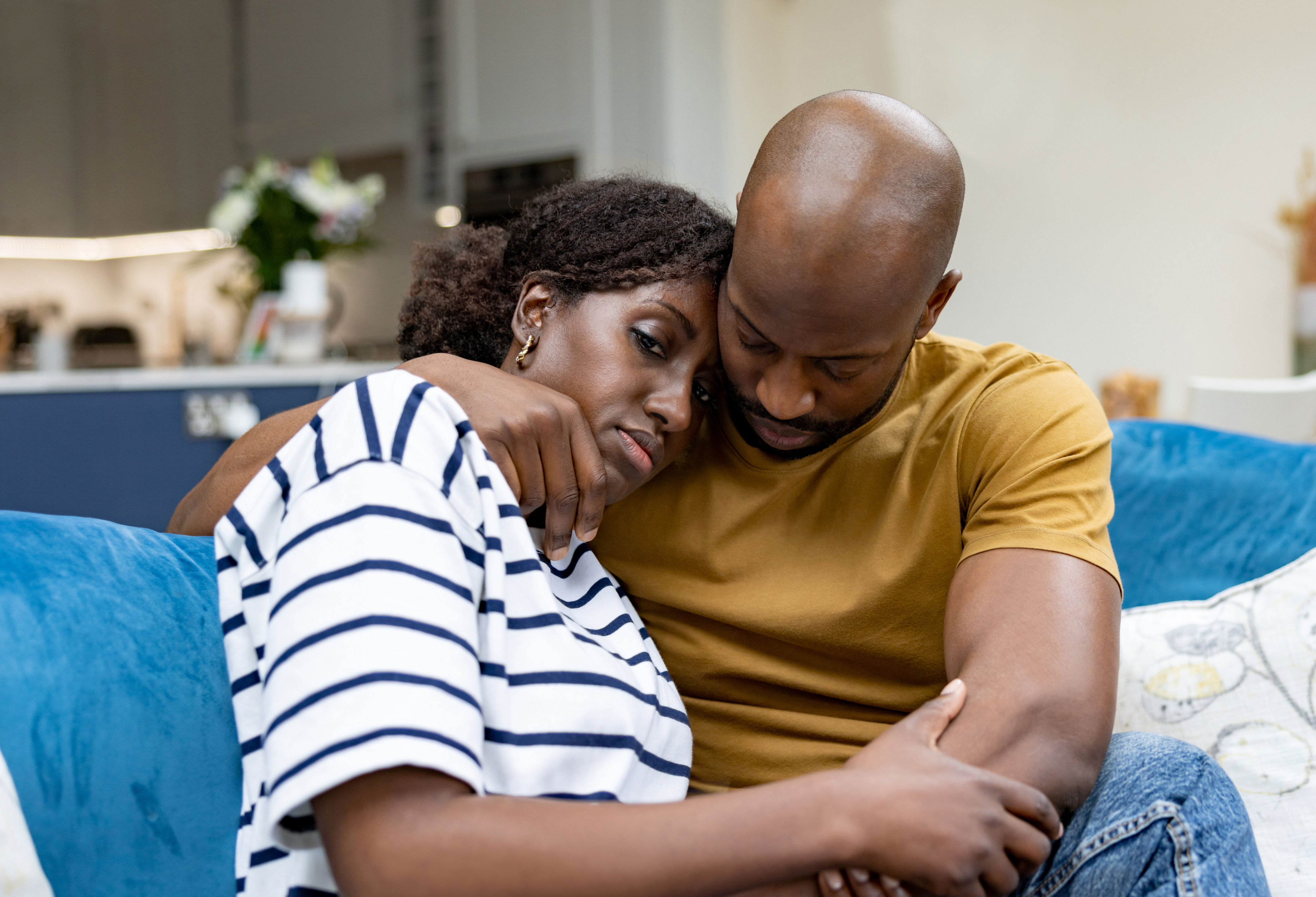 These 6 Tiny Body Language Clues Could Indicate Your Partner’s Not That ...