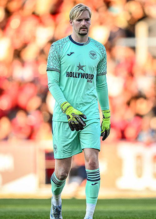 Liverpool icon heaps praise on Caoimhin Kelleher after Anfield departure