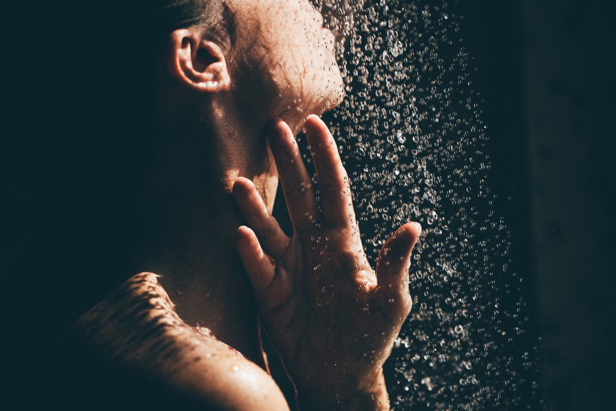 Here's What Happens to Your Heart if You Take a Cold Shower Every Day