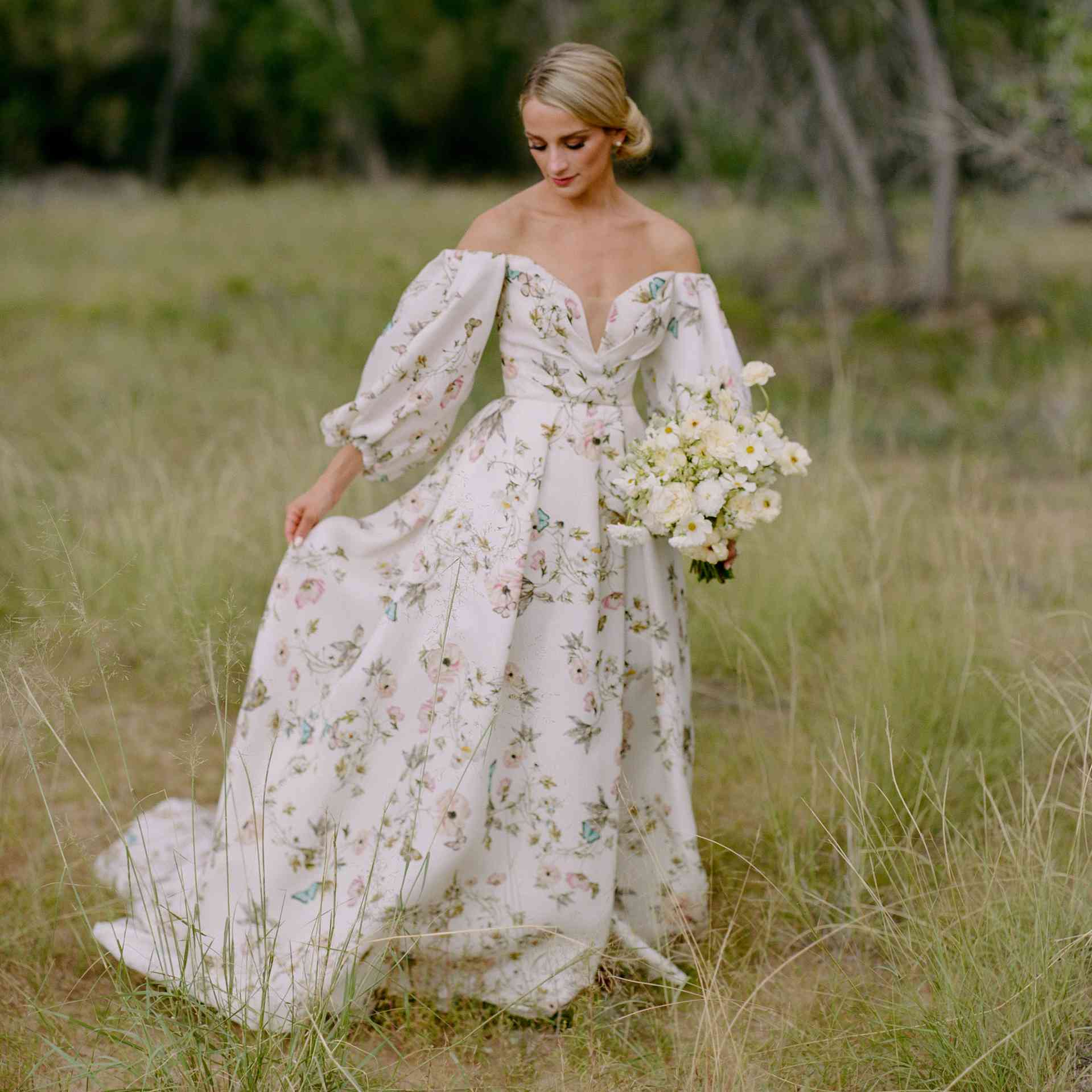 When do you need to buy your wedding dress? Consult our comprehensive ...