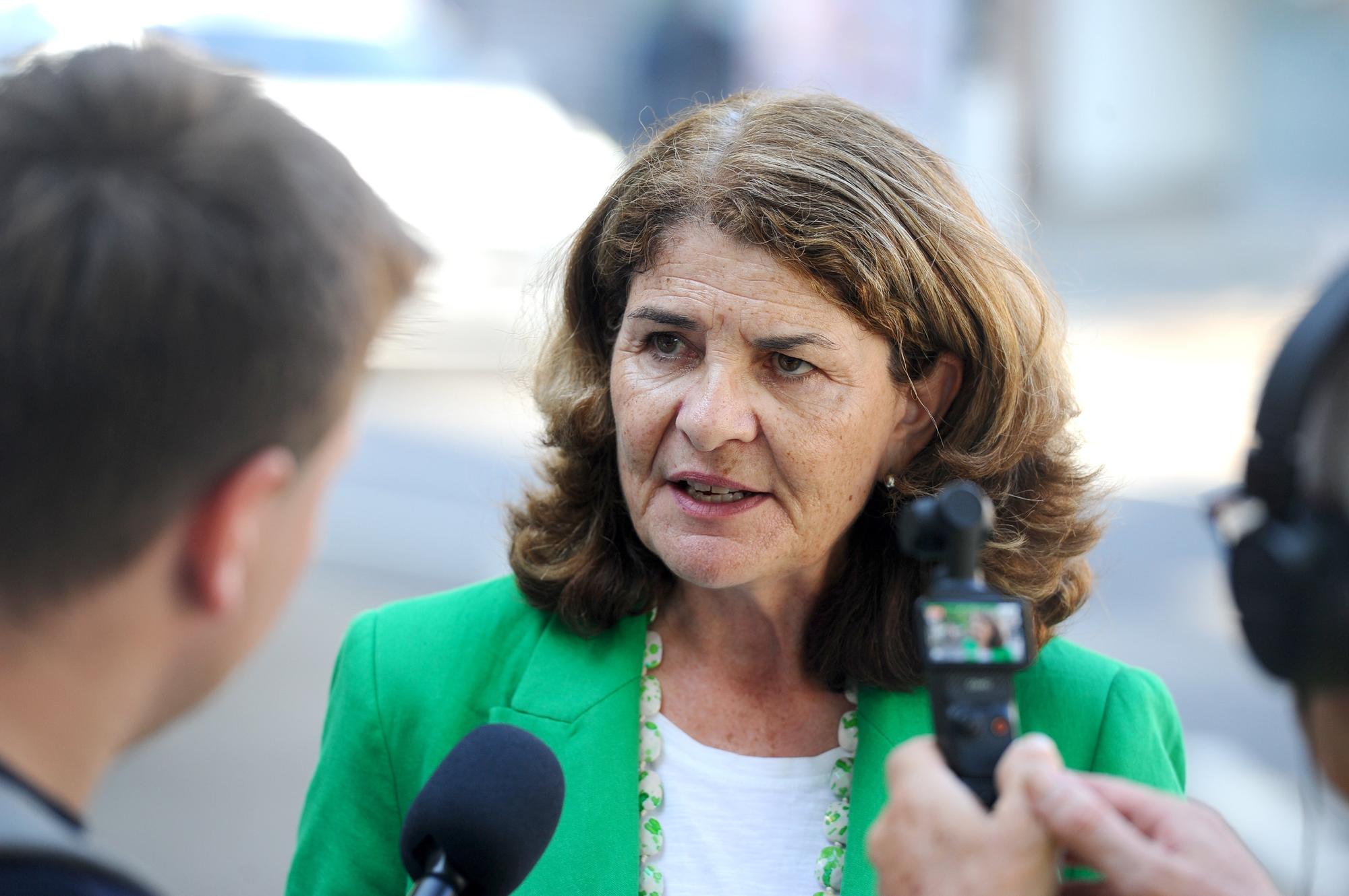 Blitz on crime and anti-social behaviour on Cosham High Street as MP ...