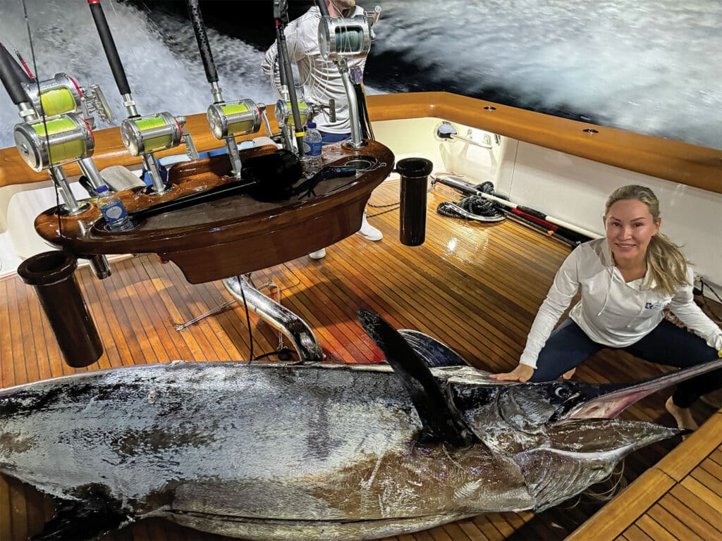 Uno Mas Angler Smashes Women’s 50-Pound Test Blue Marlin World Record