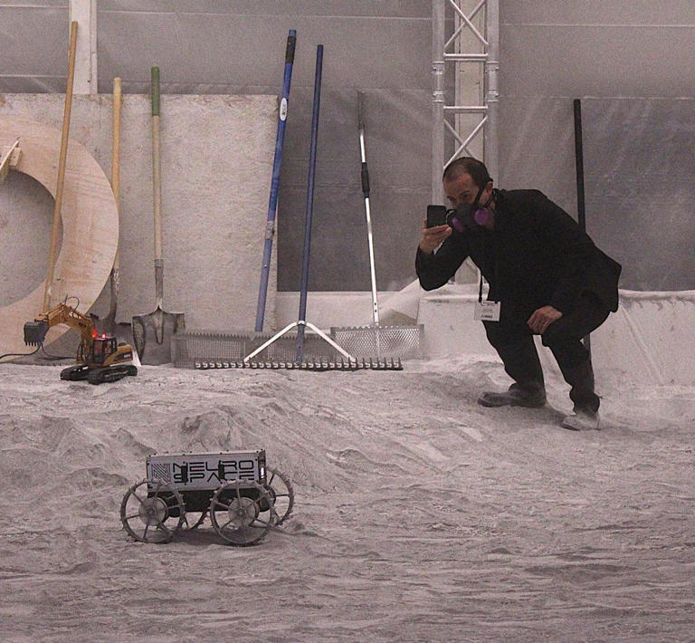 New lunar surface simulator in Colorado puts moon machinery to the test