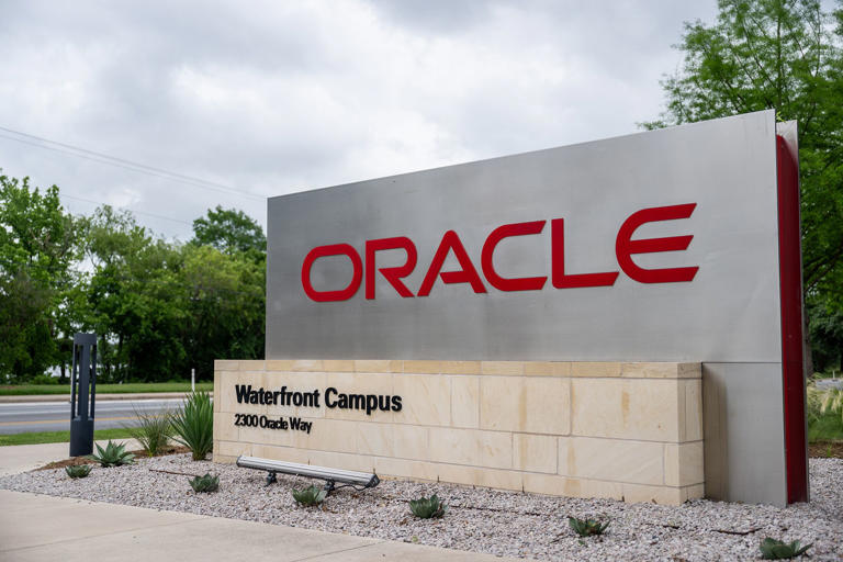 Oracle Cuts Cloud Division Jobs Amid Surge in AI Spending