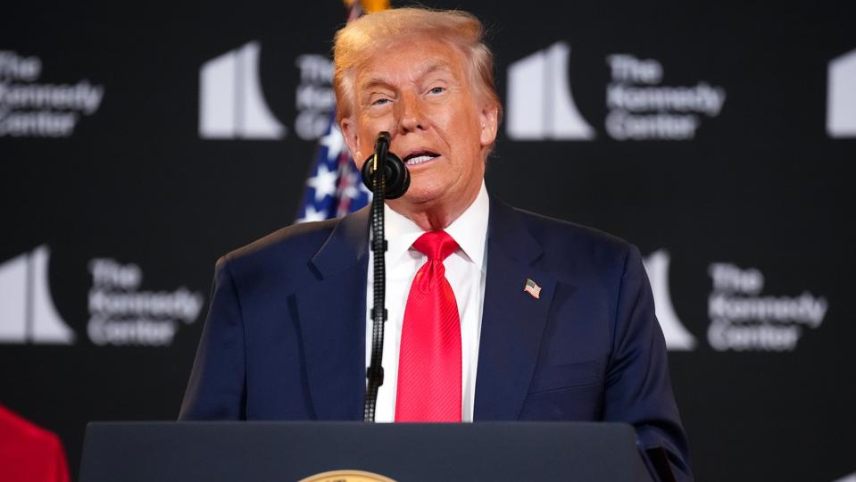 Trump Announces Kennedy Center Honorees—Stallone, Kiss, George Strait ...