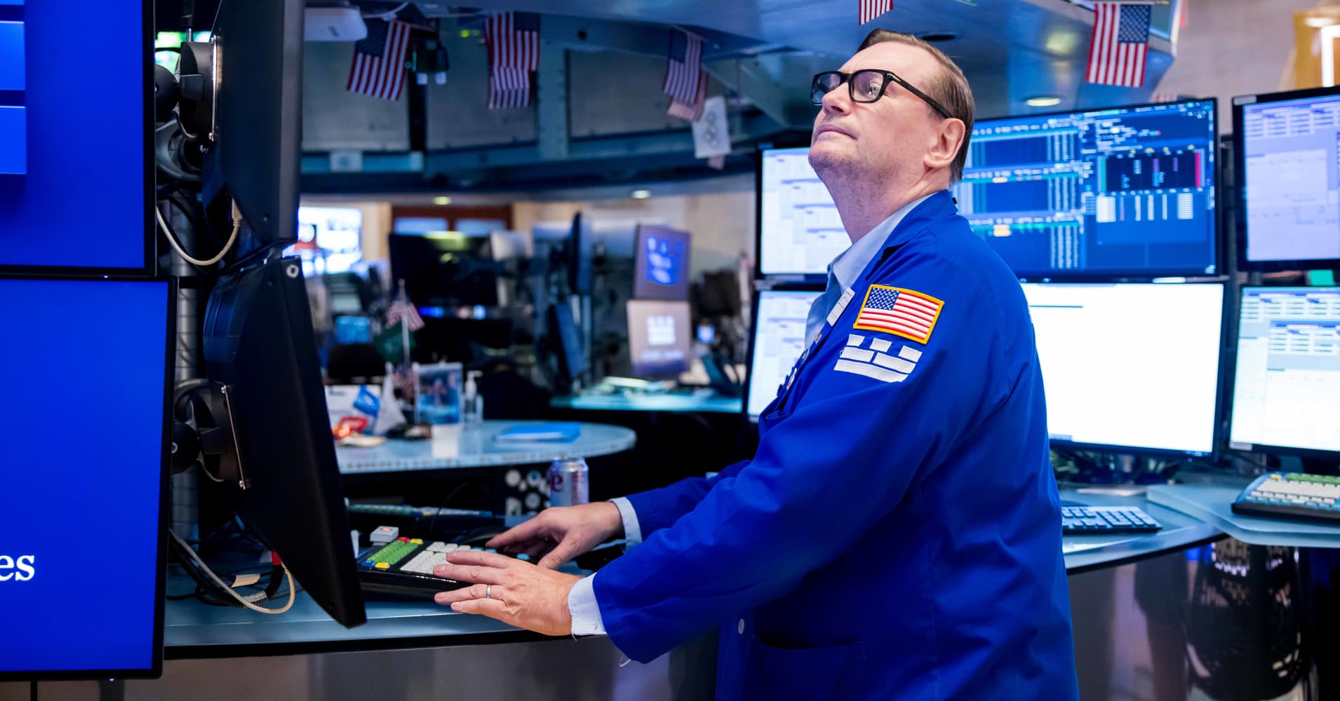 Small caps rally as Magnificent 7 stocks roll over in market rotation