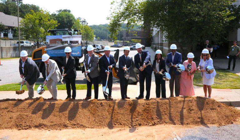 Mercy breaks ground on expansion to oncology services
