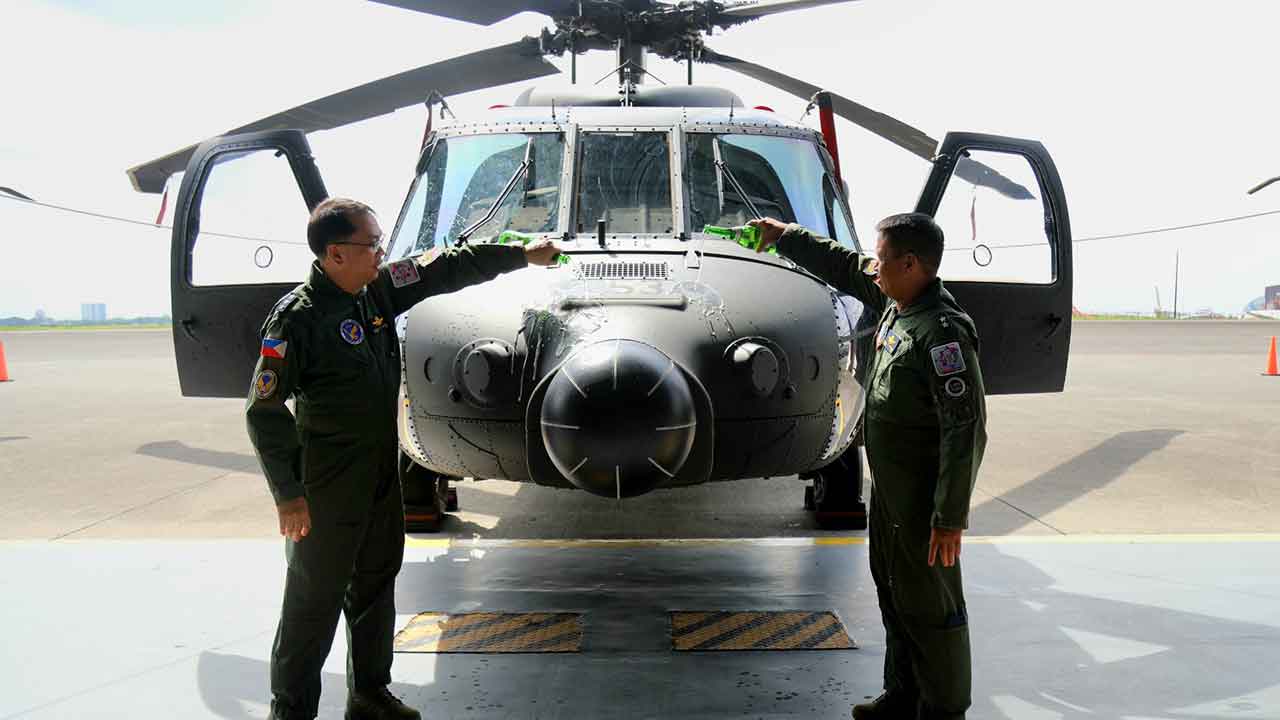Philippine Air Force receives five new S-70i Black Hawk helicopters