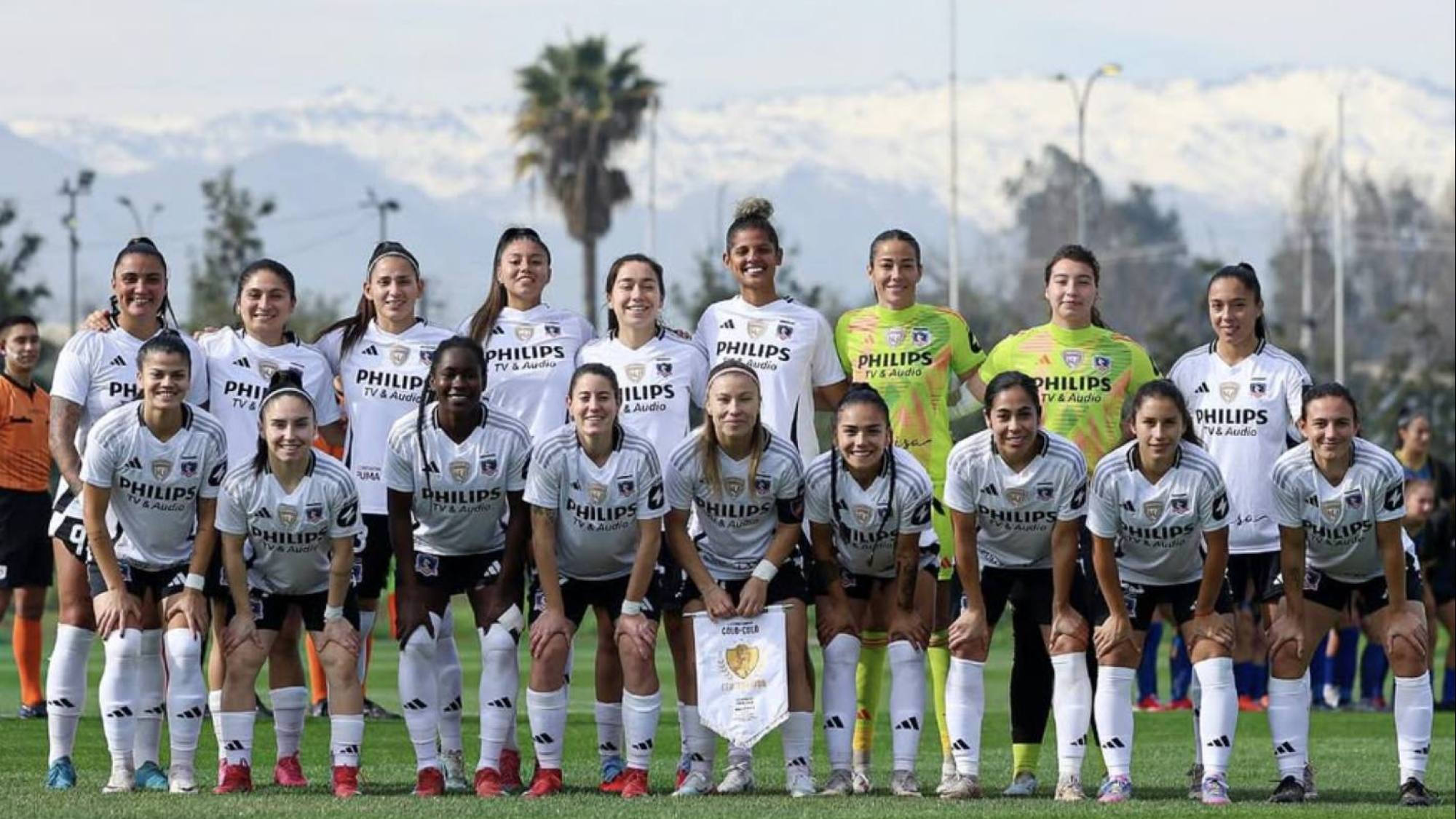 Lo único bueno y así les pagan: hinchas de Colo Colo se indignan por ...