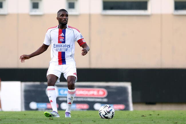 Officiel : Clinton Mata prolonge à l’OL