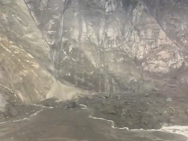 Massive landslide in Alaska triggers damaging tsunami with 10-15 foot waves