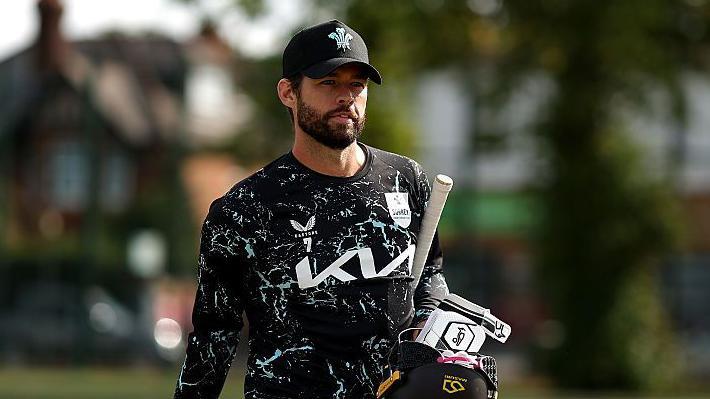 Foakes smashes Surrey to win over Glamorgan
