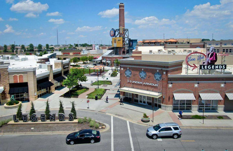 New owner buys Legends outlet mall in Wyandotte County for $130M. Who ...
