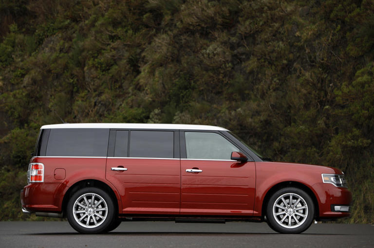 Ford Flex B-pillar trim prompts NHTSA investigation