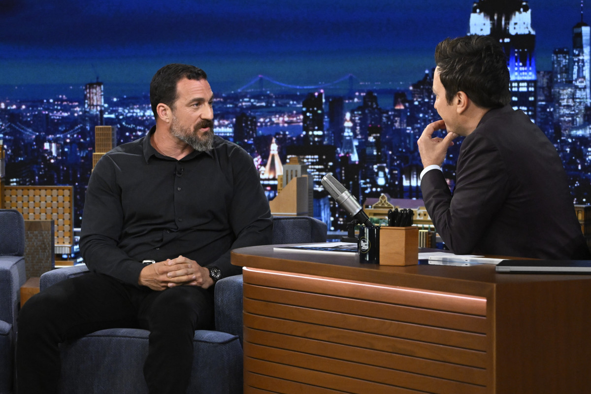 Andrew Huberman's Surprising Take on Why Smartphone Breaks May Not ...