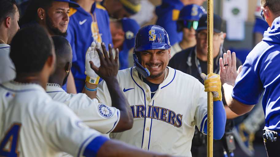 Seattle Mariners Catcher on Verge of Making History Not Seen in Last 25 ...