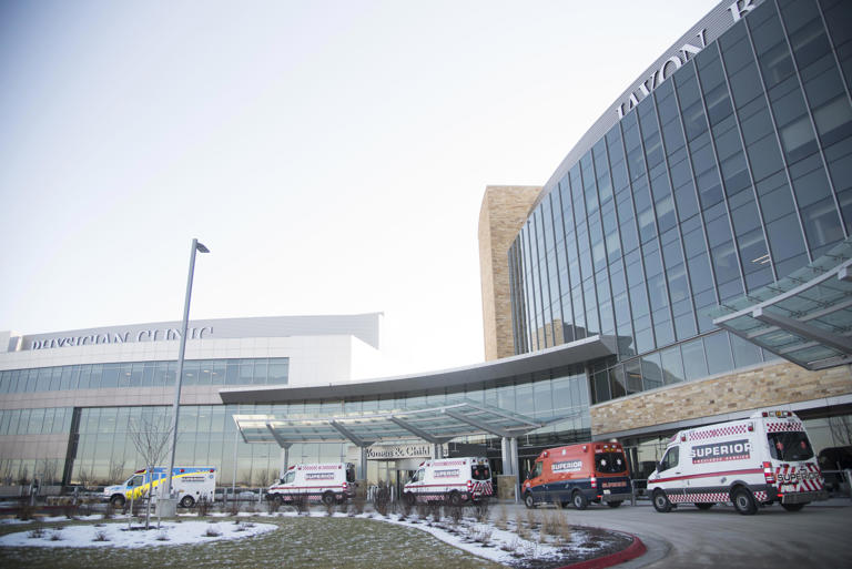 Mercyhealth agrees to $1M settlement with employees over religious ...