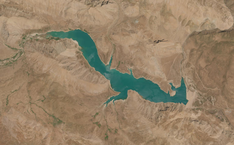 Satellite photos reveal Iran's devastating water crisis