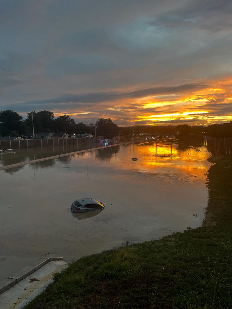 4 killed by historic flooding in east Tennessee as Chattanooga faces continued rain threat