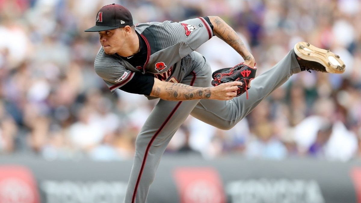 MLB: Pitcher con pasado en D-backs y Mets es expulsado por agredir a ...