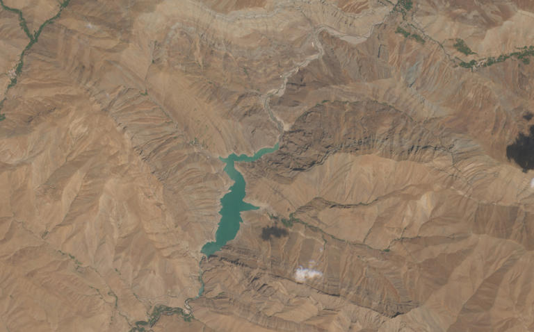 Satellite photos reveal Iran's devastating water crisis