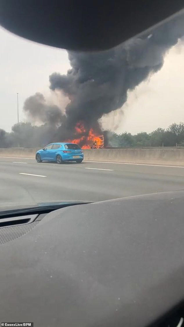 Travel chaos as M25 closes after lorry bursts into flames - causing ...