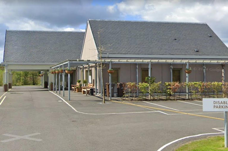 Glasgow funeral chaos as 'armed men' storm in with 'hammers'