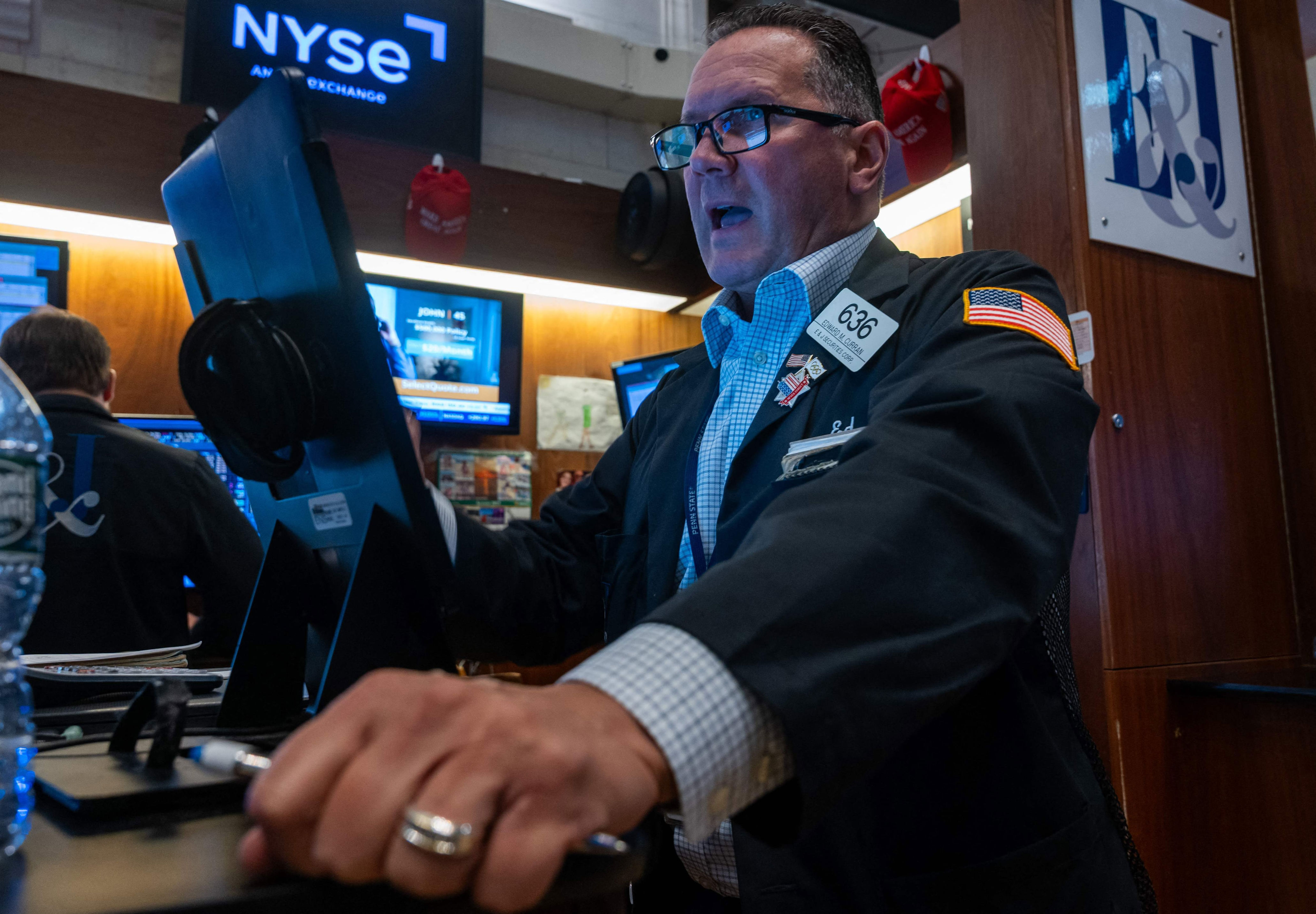 뉴욕증시, 에너지·기술·통신 제외 전 업종 강세… 혼조 출발