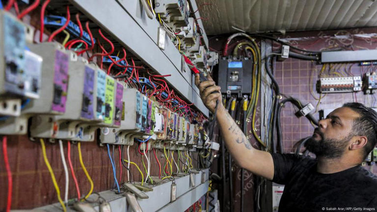 Iraq's private power generators: Lifesaver or environmental burden?