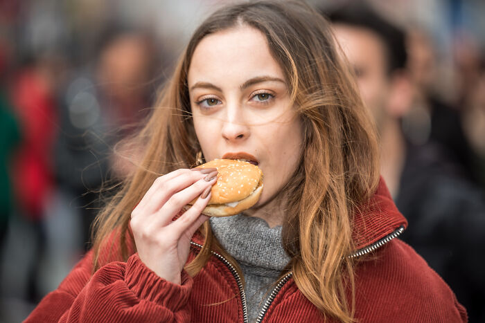 “No Social Skills” And Other 29 Signs That Someone Grew Up With ...