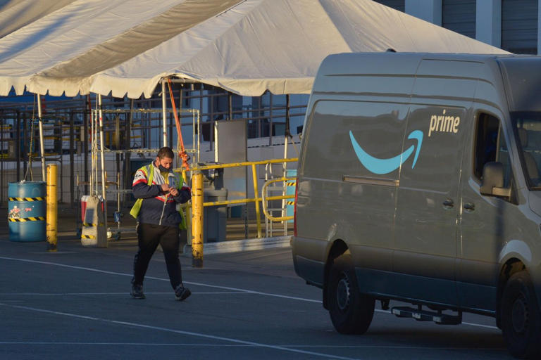 Amazon expands same-day delivery with persishable groceries in 1,000 cities