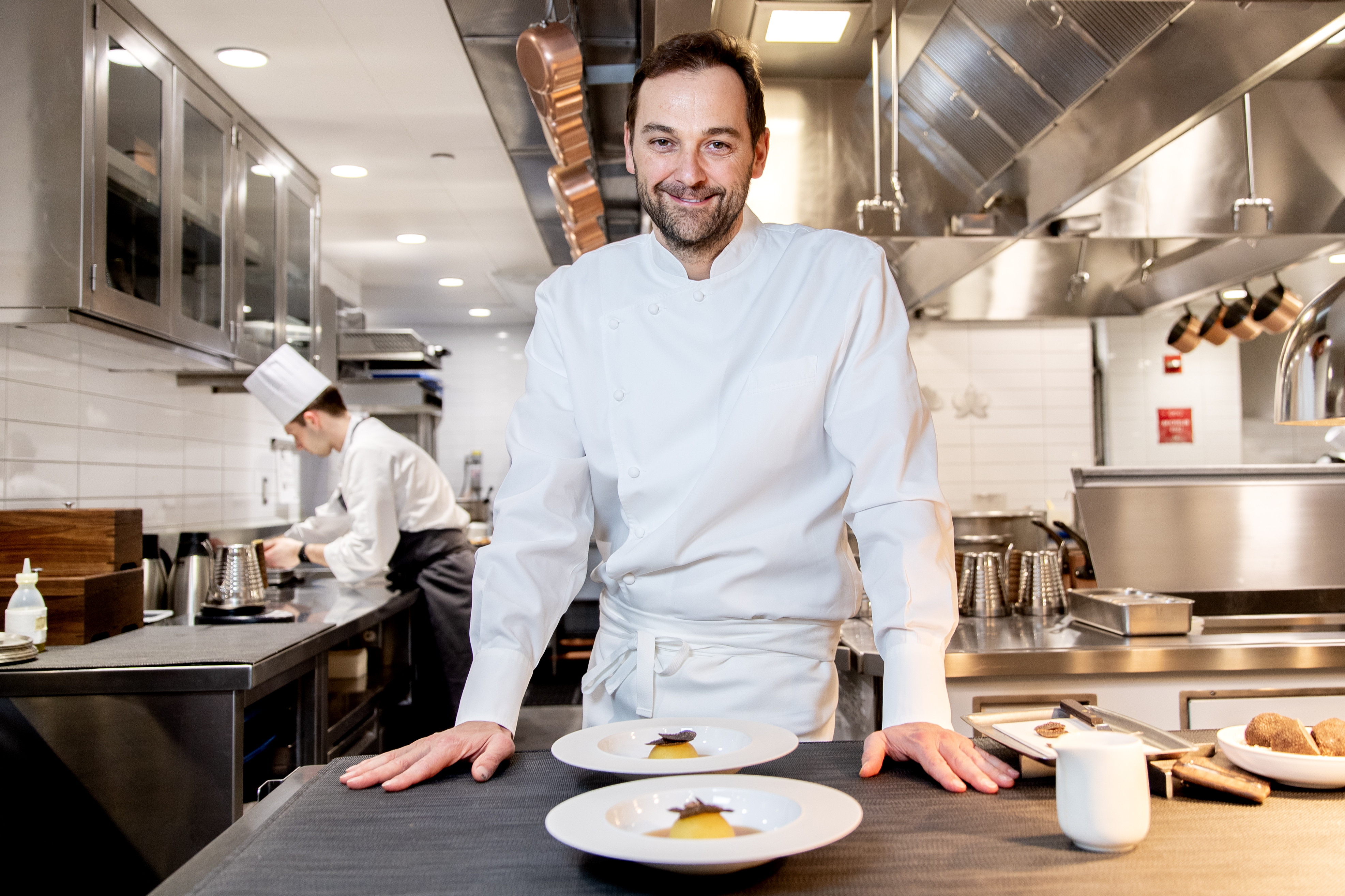 Eleven Madison Park chef Daniel Humm shopping book to publishers — as ...